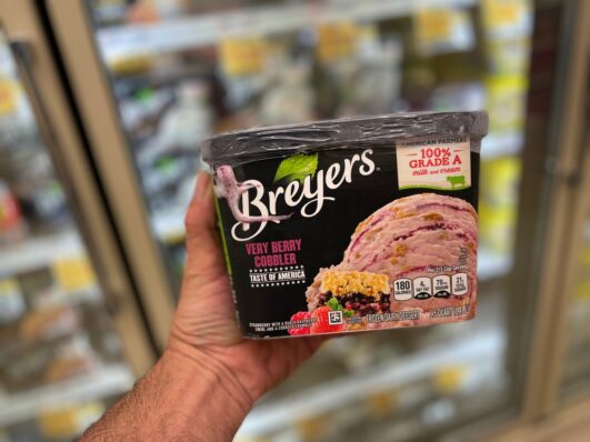 The 18 Most Popular Breyers Ice Cream Flavors To Eat - Restaurant Clicks